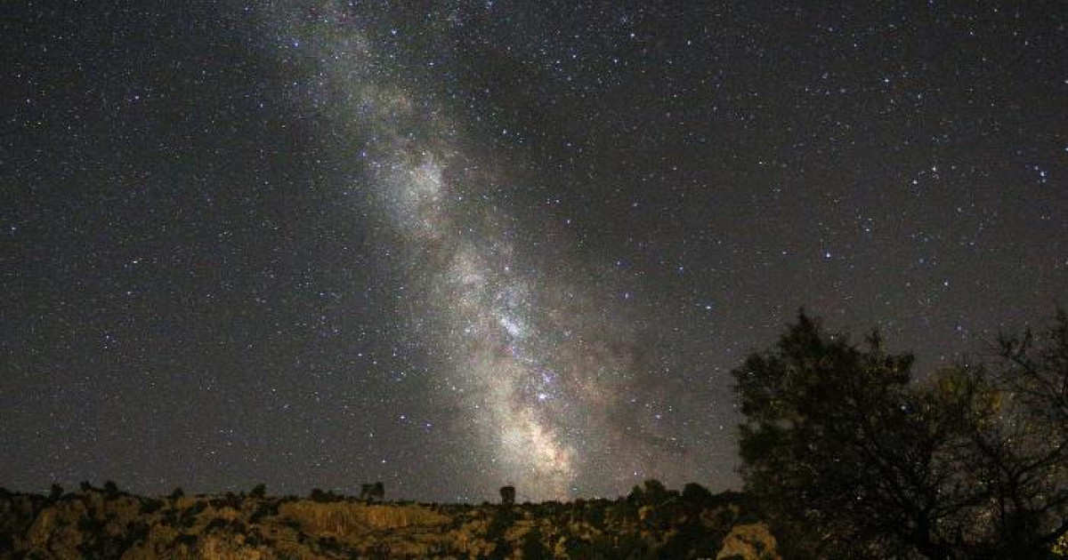 La IA encuentra que las primeras estrellas estaban agrupadas juntas