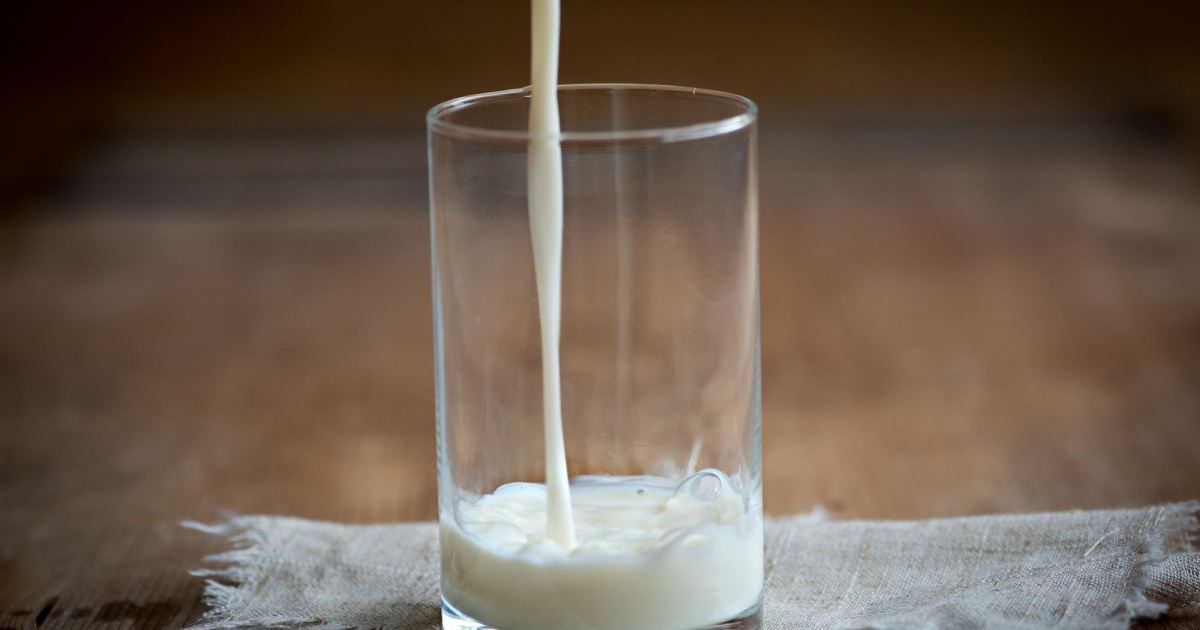 Qué cantidad de leche se debe tomar en función de la edad
