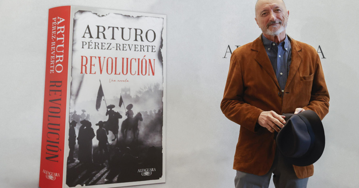 Pérez-Reverte: «¿Cuál es mi ideología? Depende del pie que me pisen»