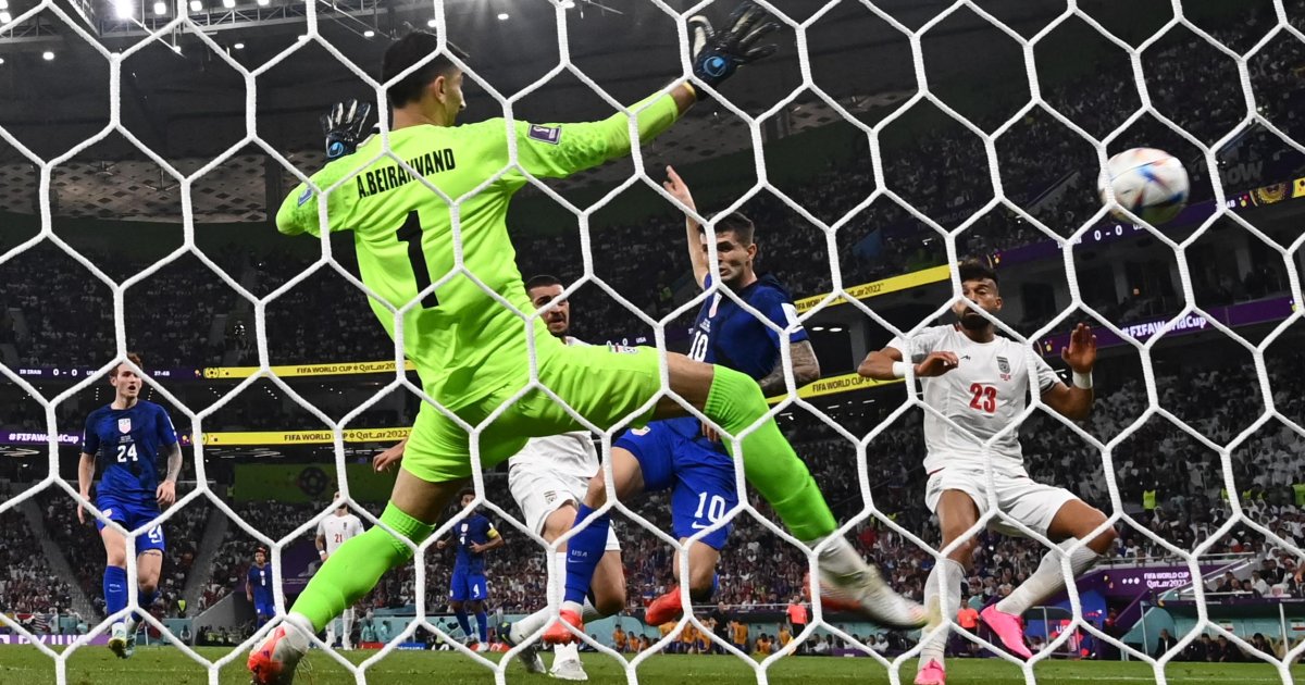 Estados Unidos tira de catenaccio y evita que Irán haga historia