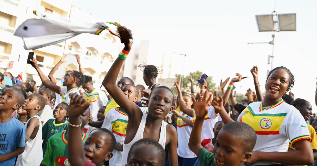 Así fue como miles de senegaleses se echaron a la calle a celebrar su ...