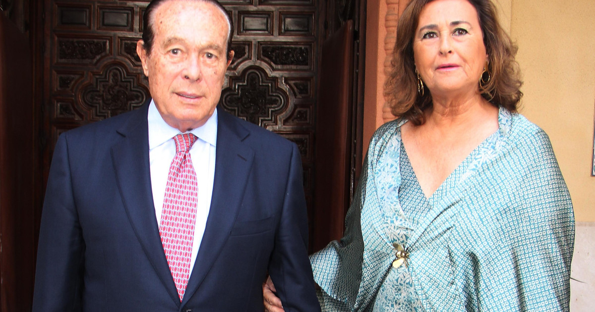 Los detalles de la boda religiosa de Curro Romero y Carmen Tello tras 28 años de amor