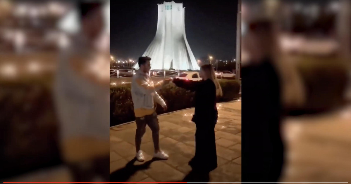 Condenan a diez años de prisión a dos jóvenes por grabarse bailando sin ... Condenan a diez años de prisión a dos jóvenes por grabarse bailando sin ...