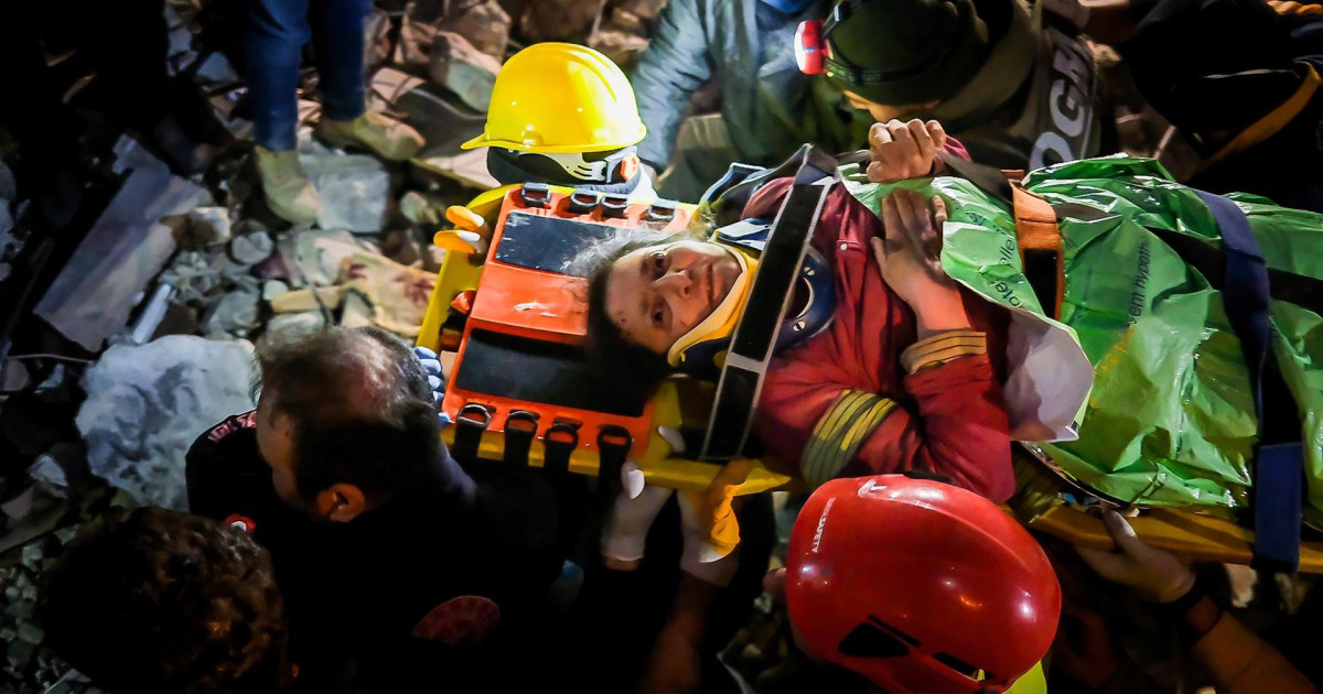 Rescatada de entre los escombros una mujer de 70 años 212 horas después ...