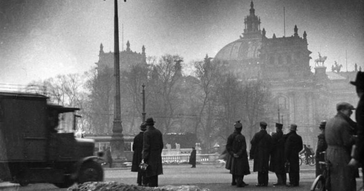 El incendio del Reichstag: el plan de Adolf Hitler para acabar con la ...