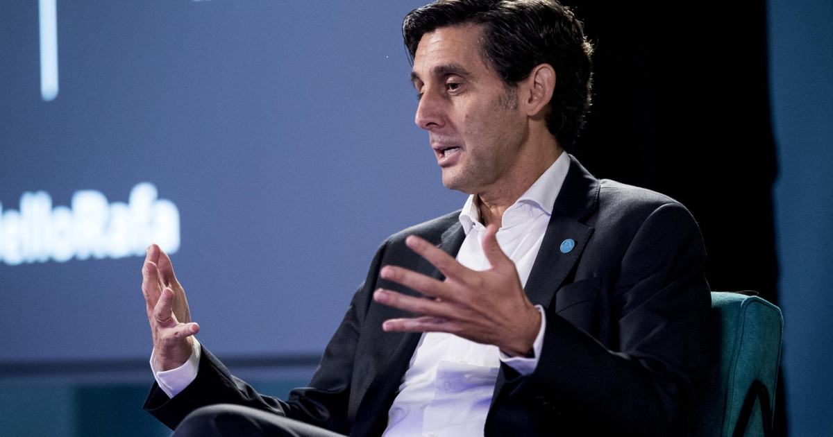 El presidente de Telefónica pide frenar el desarrollo descontrolado de ...