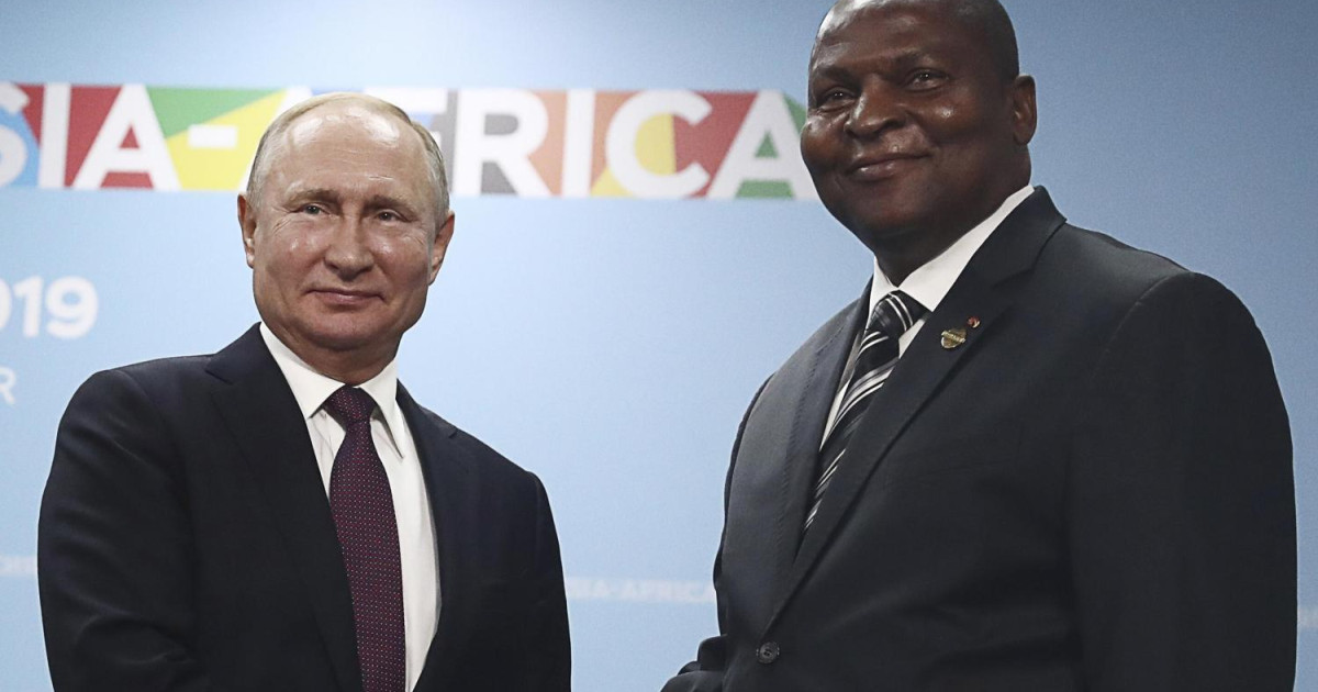 El presidente de la República Centroafricana intenta ser «líder vitalicio» con ayuda de Rusia