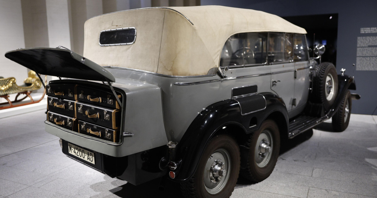 El coche que Hitler regaló a Franco, estrella en las Colecciones Reales ...