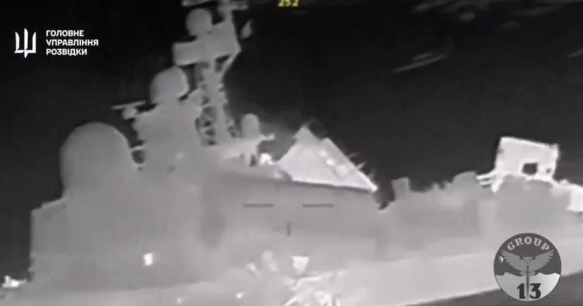 Así hundieron los drones ucranianos el buque lanzamisiles ruso Ivanovets en Crimea: «Fue un ...