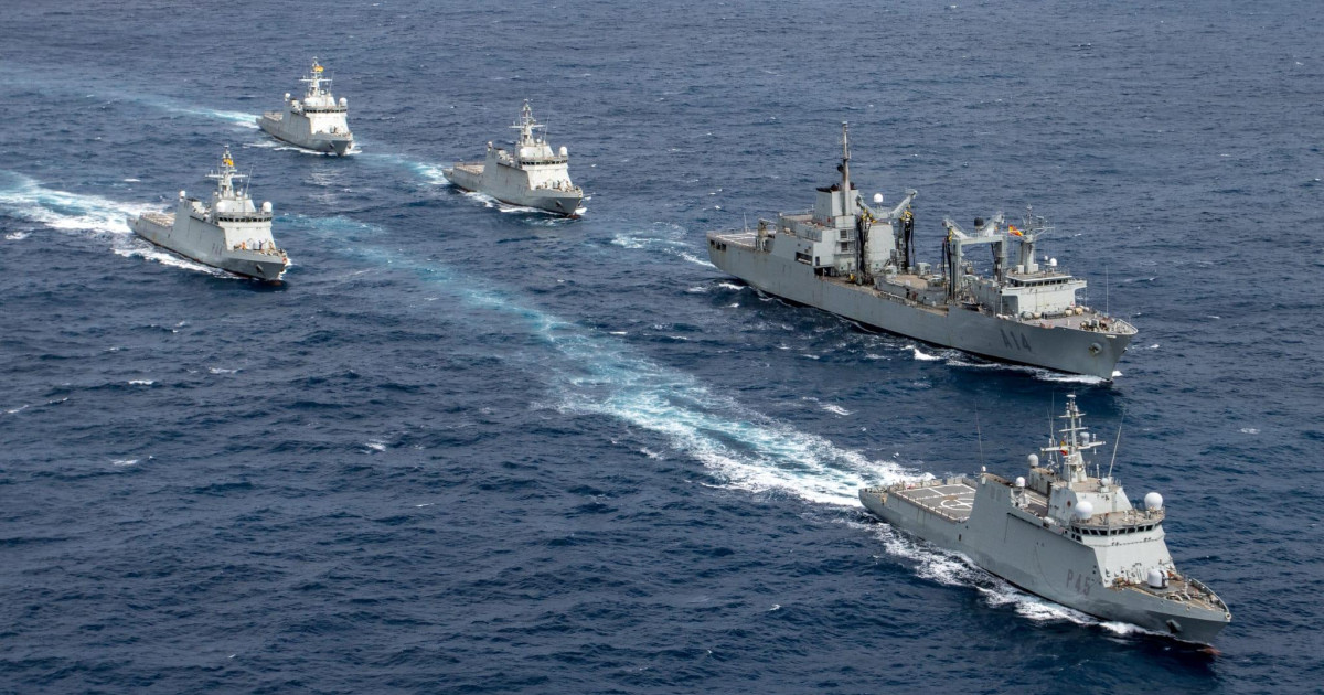 Despliegue de cinco buques de la Armada española y 400 militares en ...