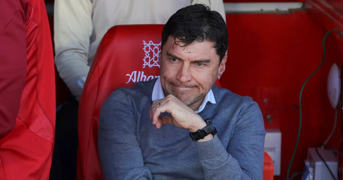 El Granada destituye a su entrenador, Alexandre Medina, y le sustituye con José Ramón Sandoval