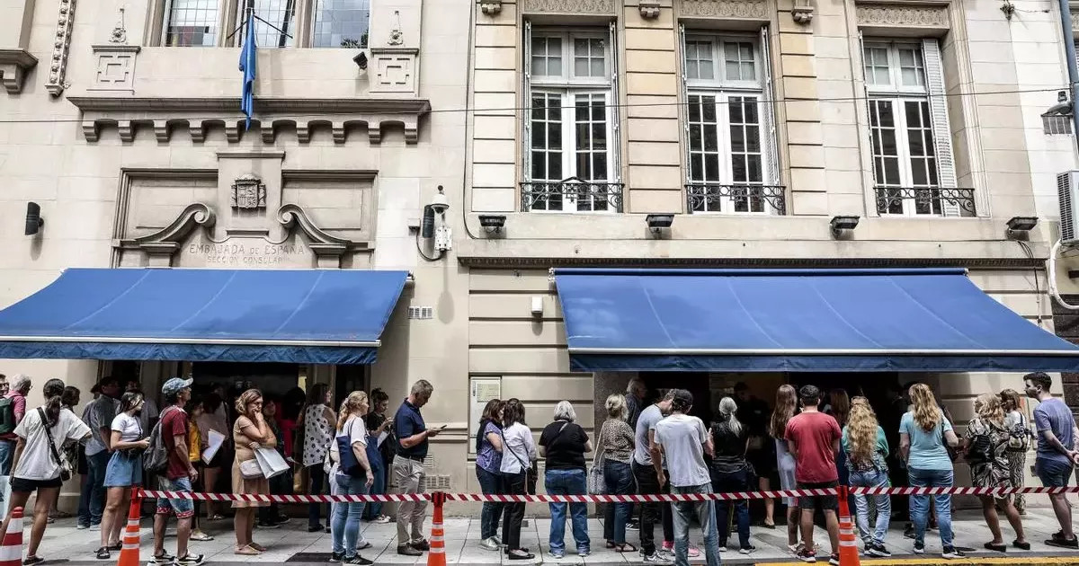 Más de 275.000 descendientes de exiliados obtienen la nacionalidad por ...