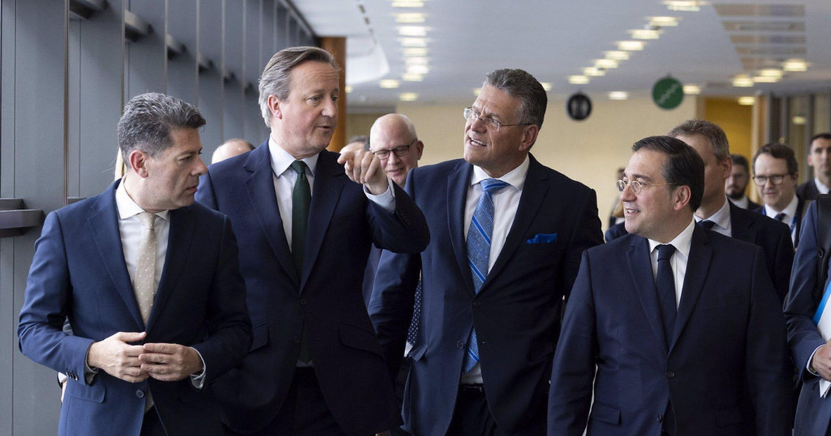 La opacidad sobre el derribo de la Verja acrecienta la incertidumbre en ...