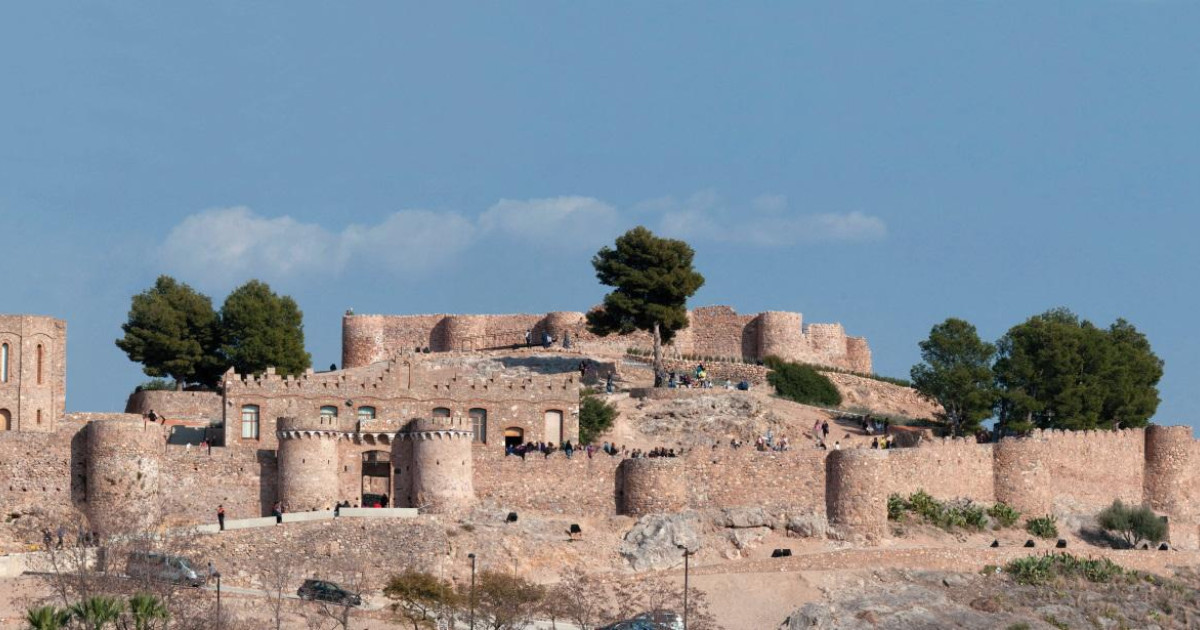 La historia del castillo de las 300 torres: la fortaleza árabe olvidada ...