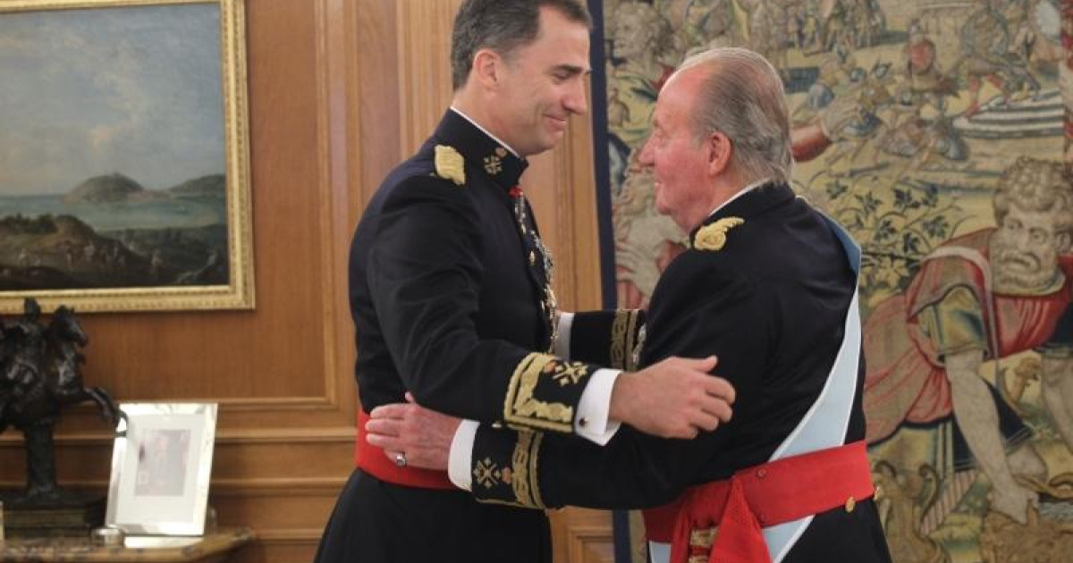 El Rey abdica, viva el Rey