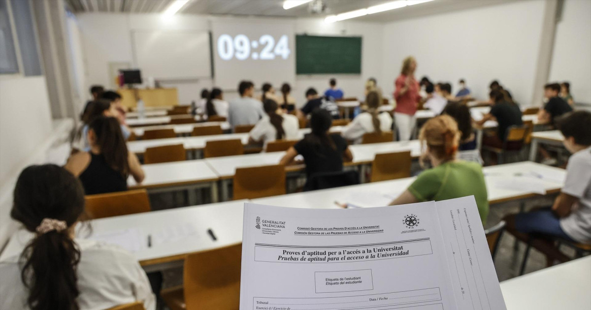 Dónde consultar las notas de la EvAU 2024 en cada comunidad autónoma