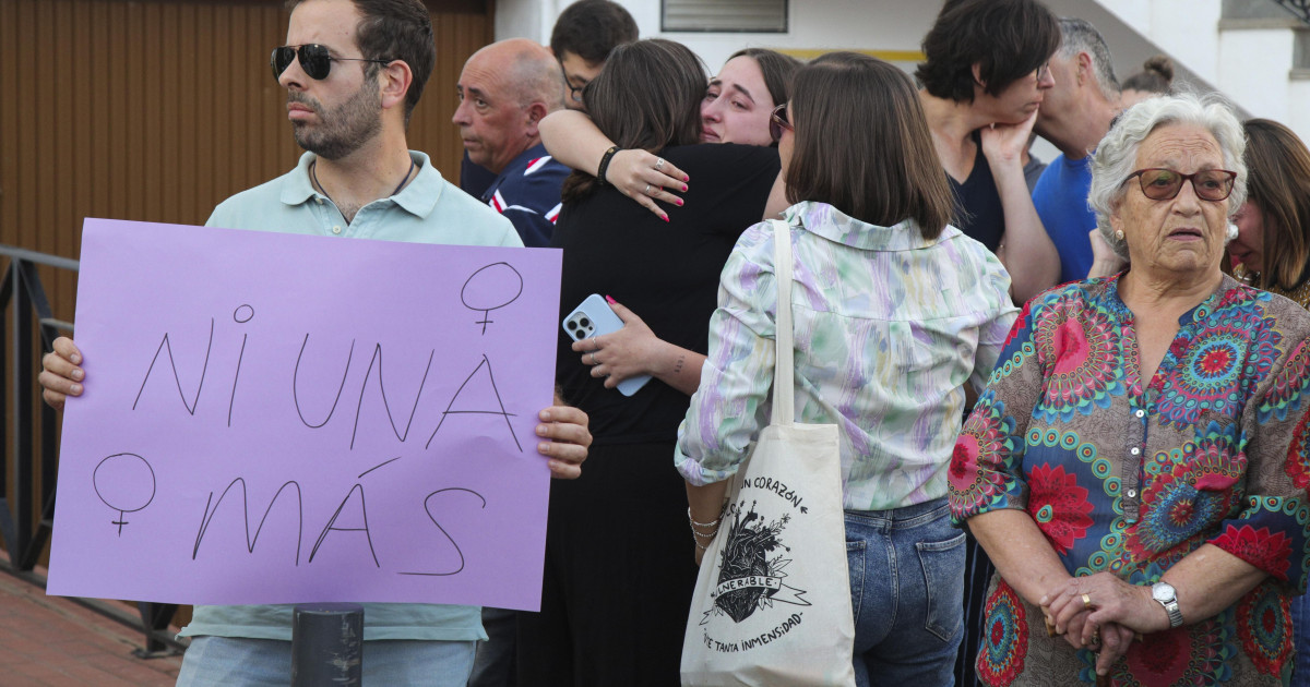 Último adiós a Petri: Fuengirola recuerda a la mujer de 76 años estrangulada por su marido
