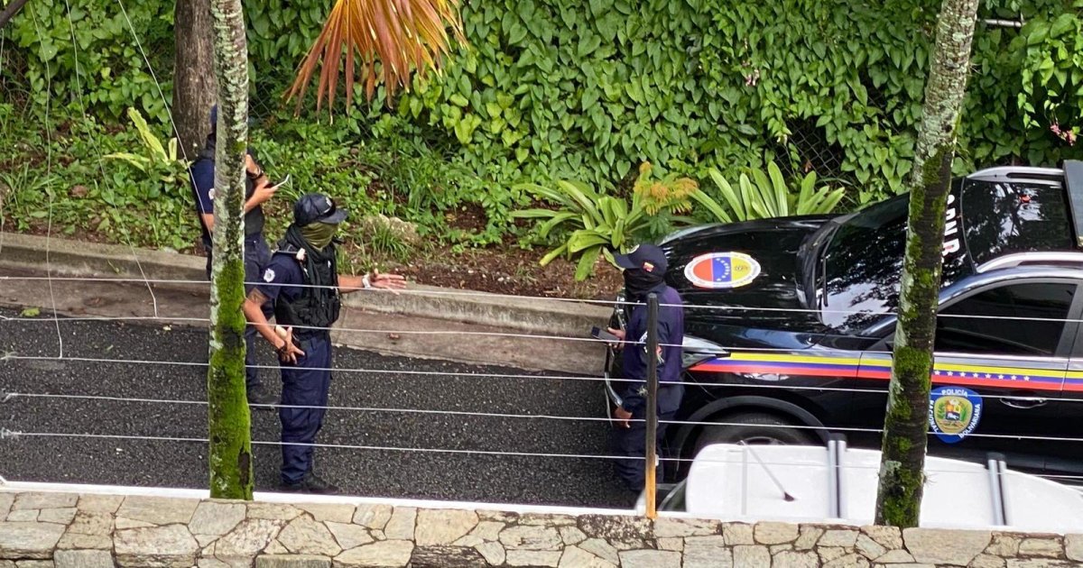 Las fuerzas chavistas vuelven a asediar a los opositores asilados en la ...