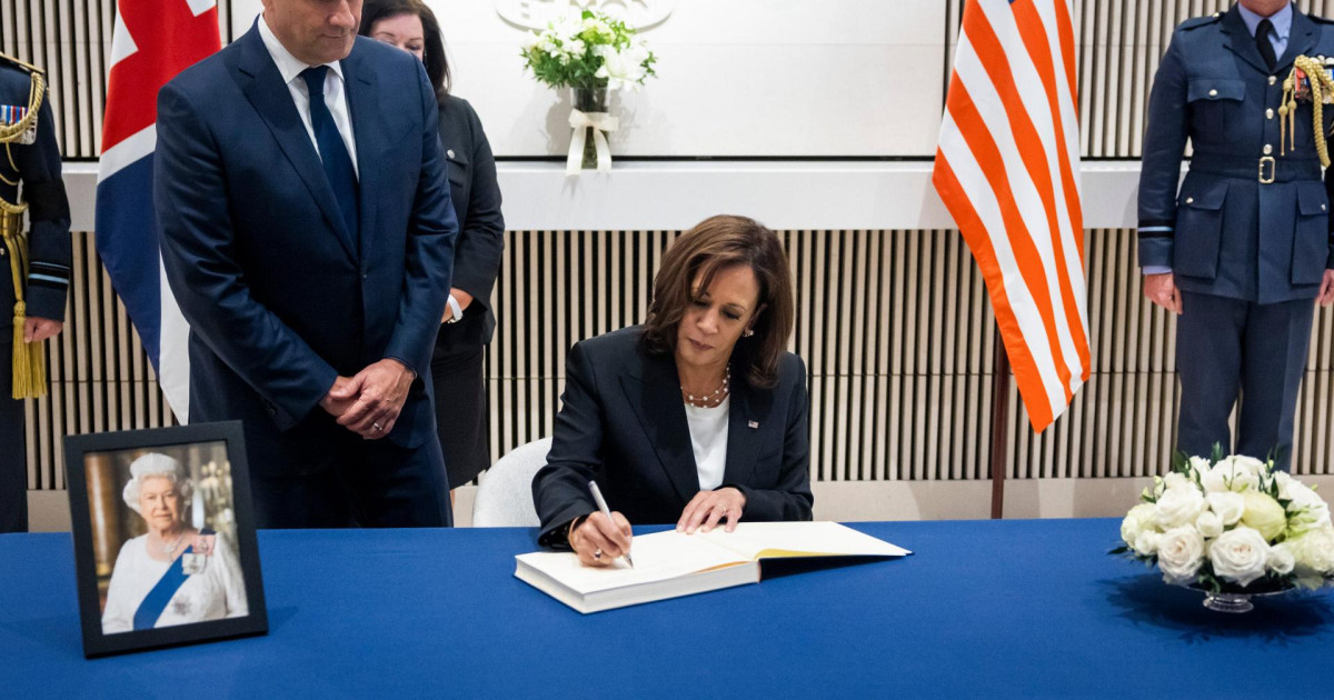 Kamala es acusada de plagio por copiar en su libro 27 fragmentos de ...
