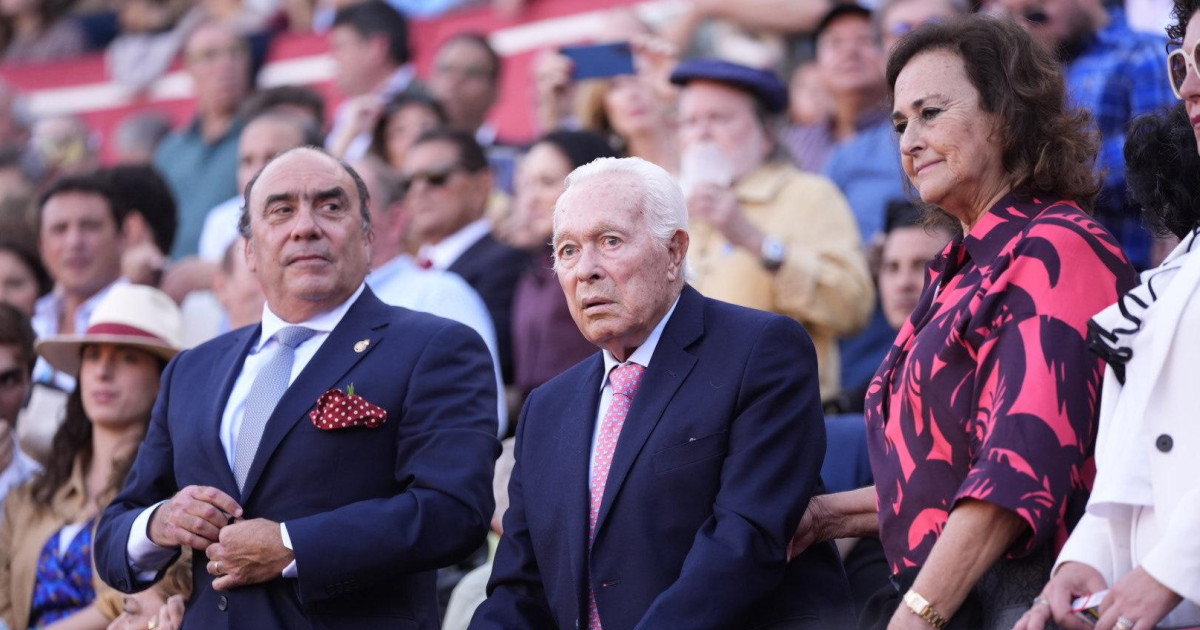 Última hora sobre la salud de Curro Romero tras ingresar de nuevo por una crisis respiratoria