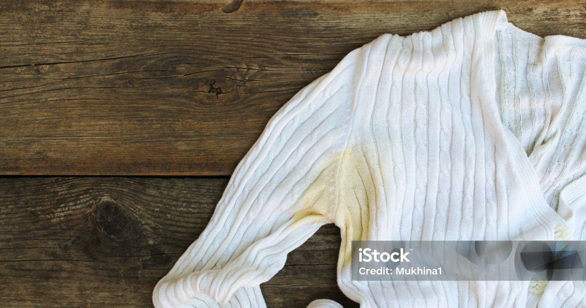 Cómo eliminar el color amarillento de la ropa blanca usando sal, paso ...