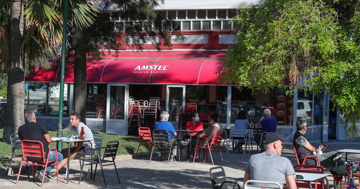 Piden tres cervezas, se van sin pagar y vuelven al cuarto de hora al ...