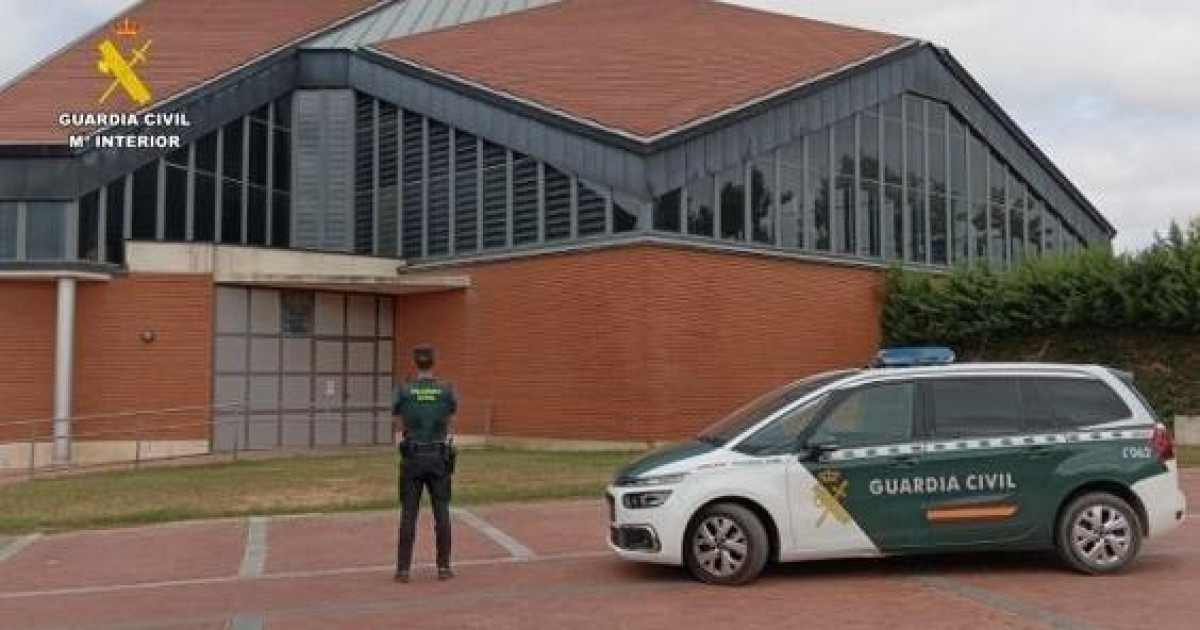 Un hombre de «nacionalidad extranjera» roba el viril y varias hostias ...