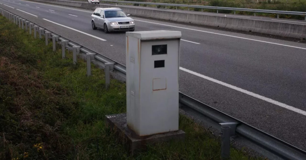 Di adiós a los radares: así son los nuevos radares blindados de la DGT