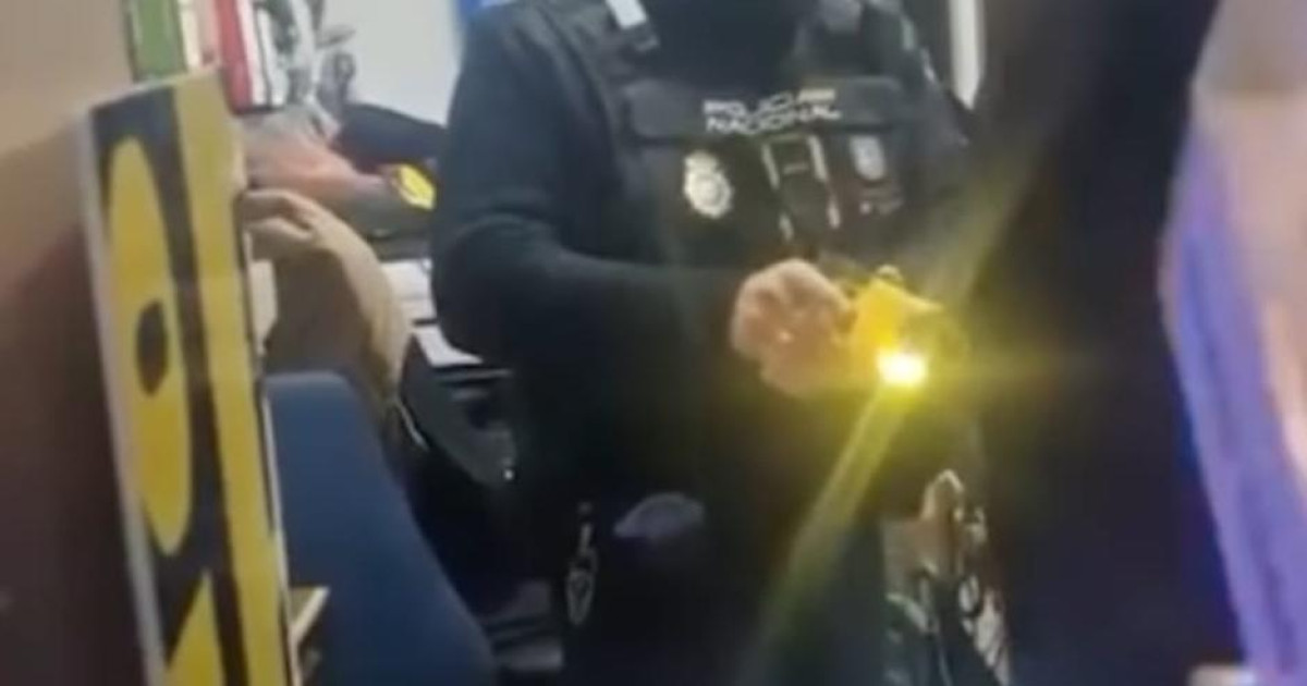 Una nueva autopsia halla marcas de Táser “cerca del corazón” en la muerte de Haitam Mejri en ...