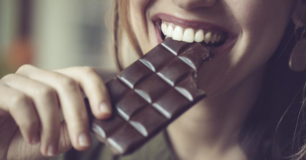 Las personas que deben añadir a su dieta chocolate negro, té verde y ...