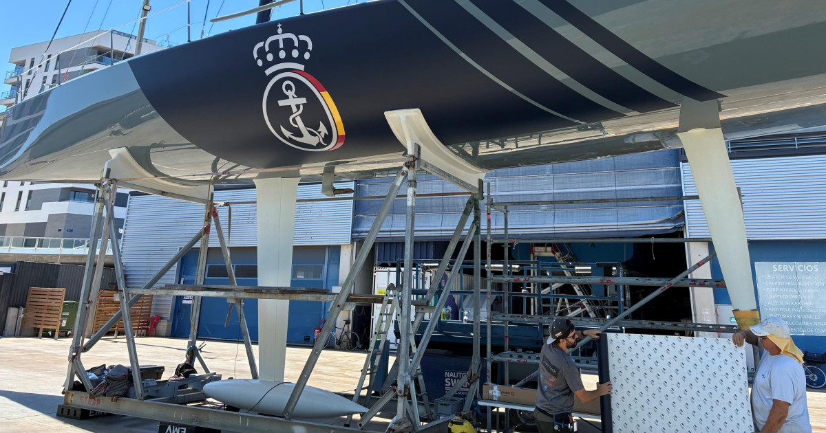 La Armada estrena su nuevo velero de alta competición: así es el «Hispania»