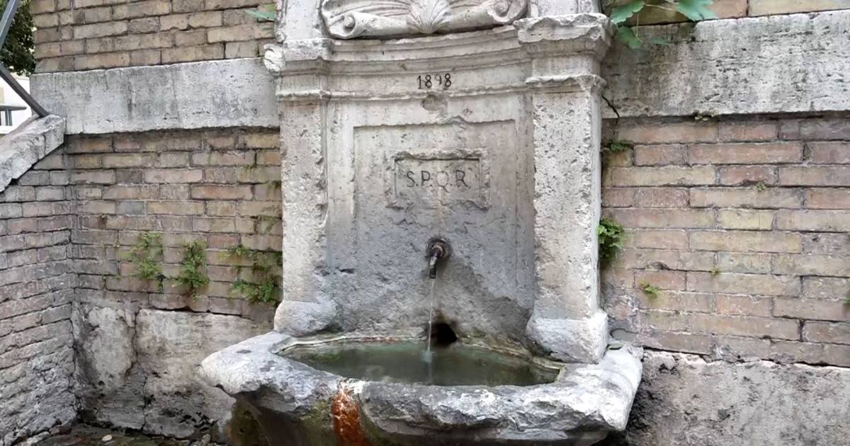 Los «nasoni» de Roma, fundamentales ante el calor y una atracción turística