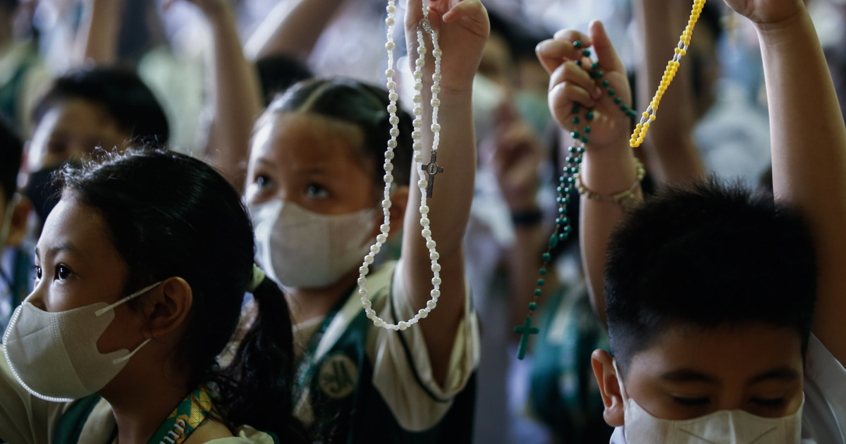 Un millón de niños rezan el rosario por la paz y la unidad en Filipinas