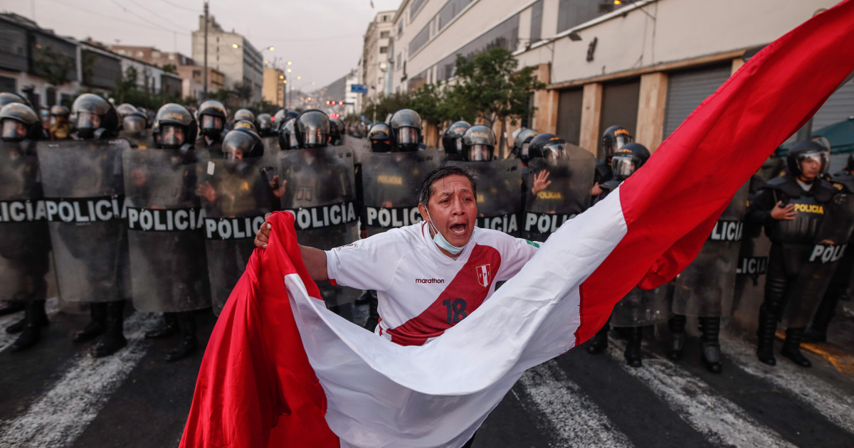 Perú: Nuevas marchas populares insisten en arrinconar al gobierno de ...