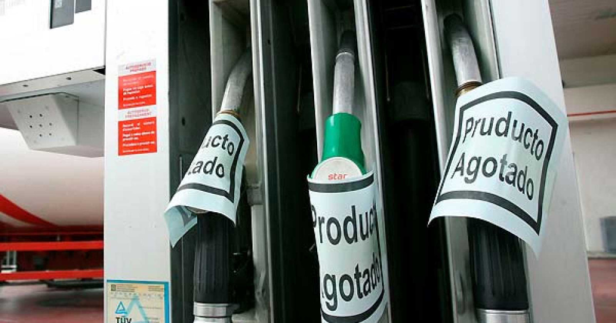 La gasolina y el gasóleo normal se han agotado en muchas gasolineras y ...