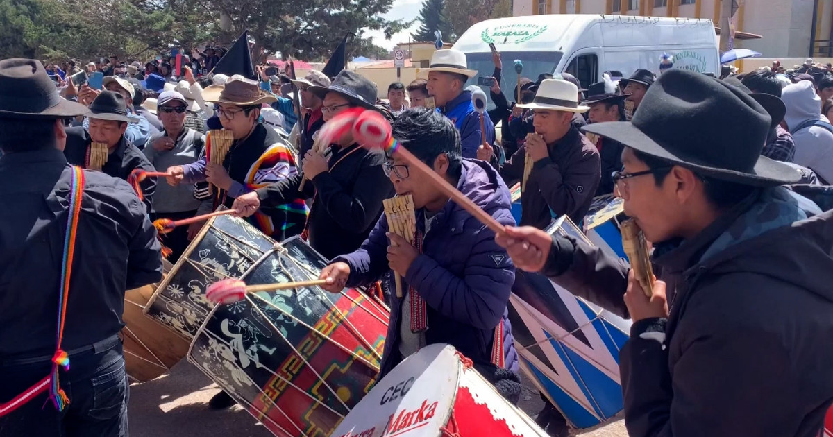 La región de Puno se viste de luto en homenaje a los 17 muertos en las ...