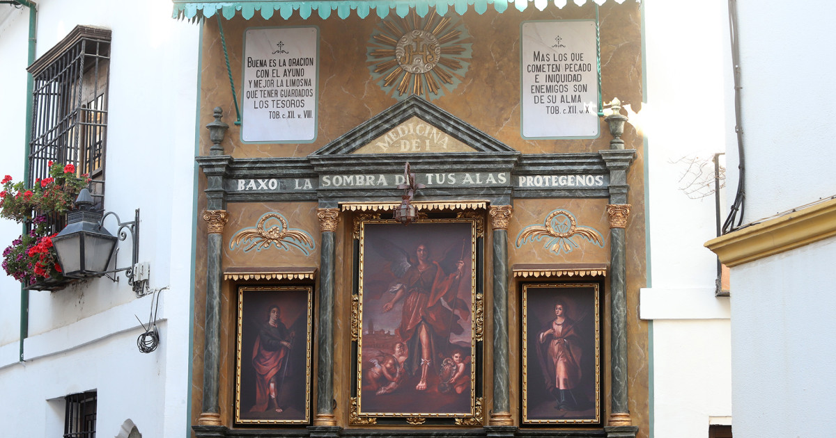 El nuevo aspecto del retablo de San Rafael, en detalle