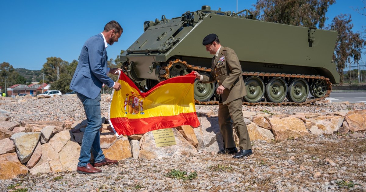 El Ejército de Tierra entrega un TOA al Ayuntamiento de Obejo