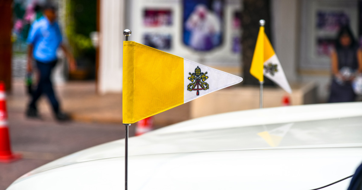 ¿Qué significa el escudo del Vaticano?