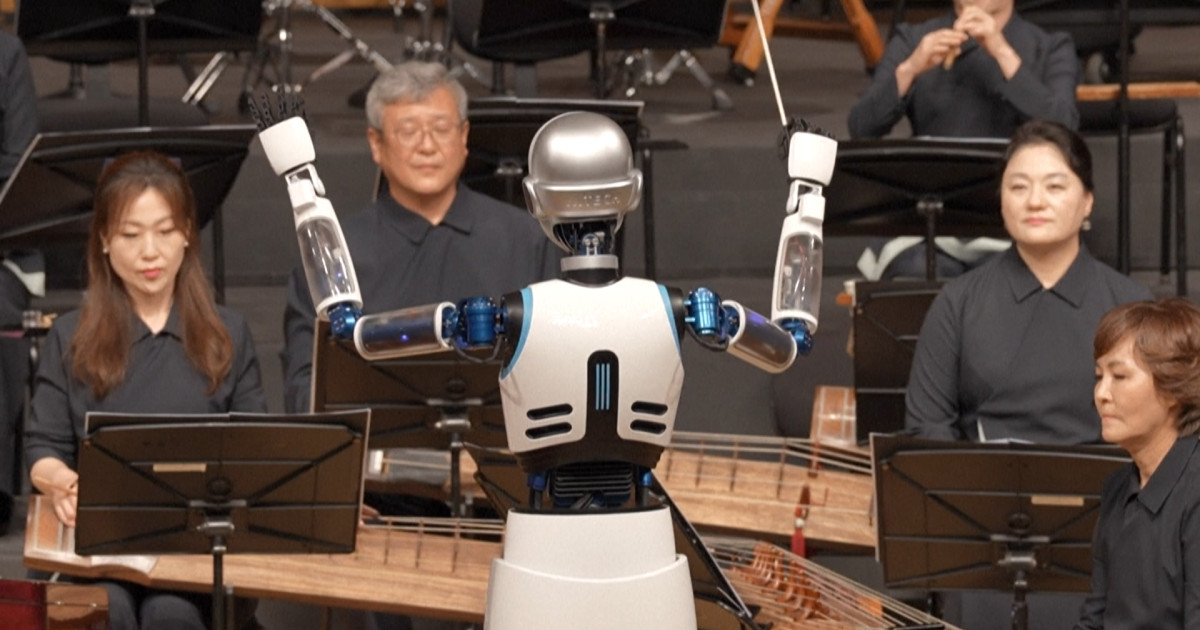 El robot director de orquesta que cautiva al público de la capital de ...