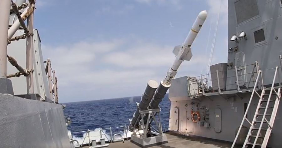 Armada española: Un certero misil Harpoon lanzado por una fragata ...