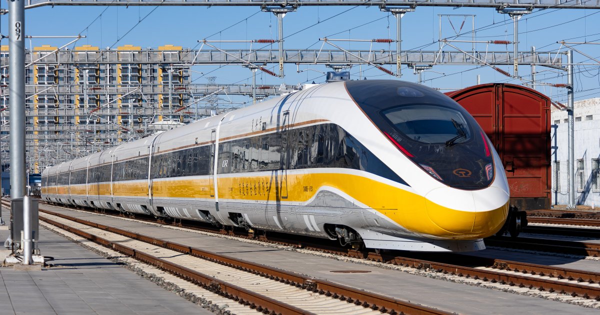 China crea el tren de alta velocidad más rápido del mundo con una marca de 453 km/h