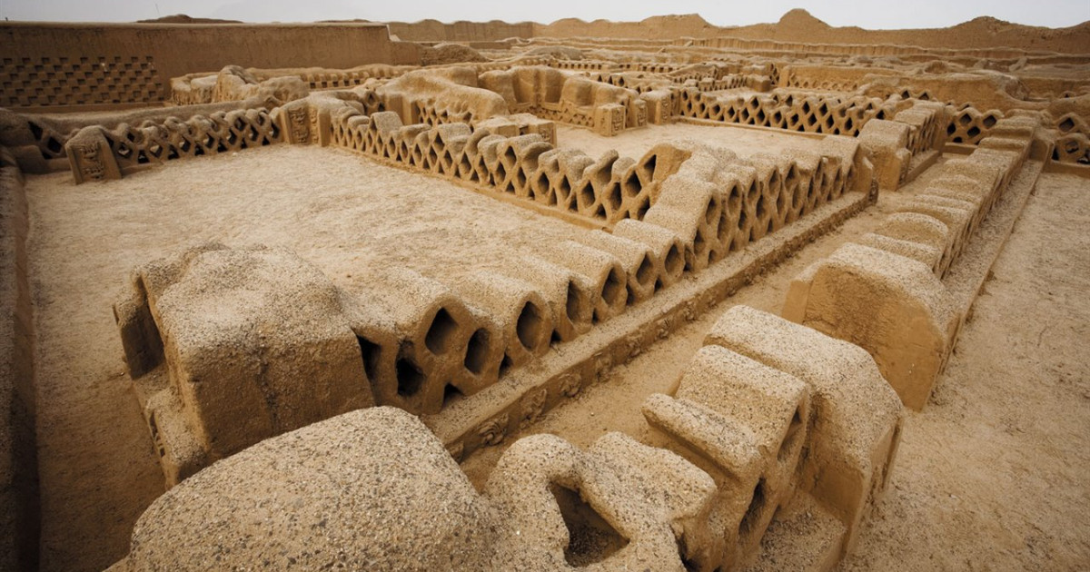Perú presenta un proyecto para proteger Chan Chan, la ciudad de adobe más grande del mundo