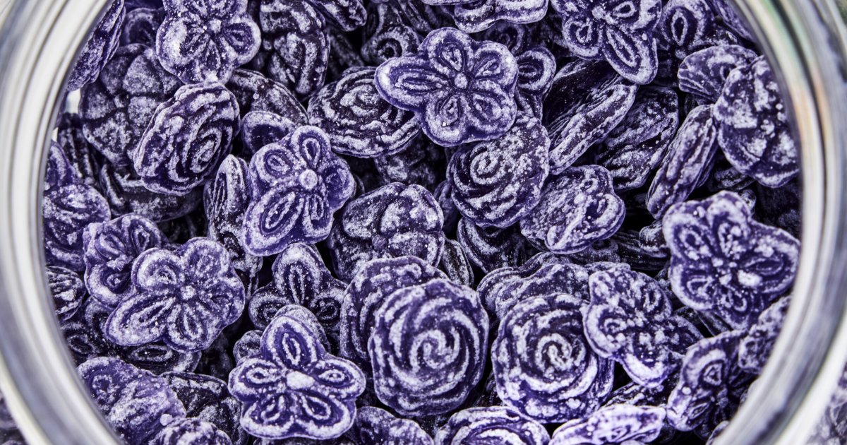 La historia que hay detrás de los caramelos violetas de Madrid