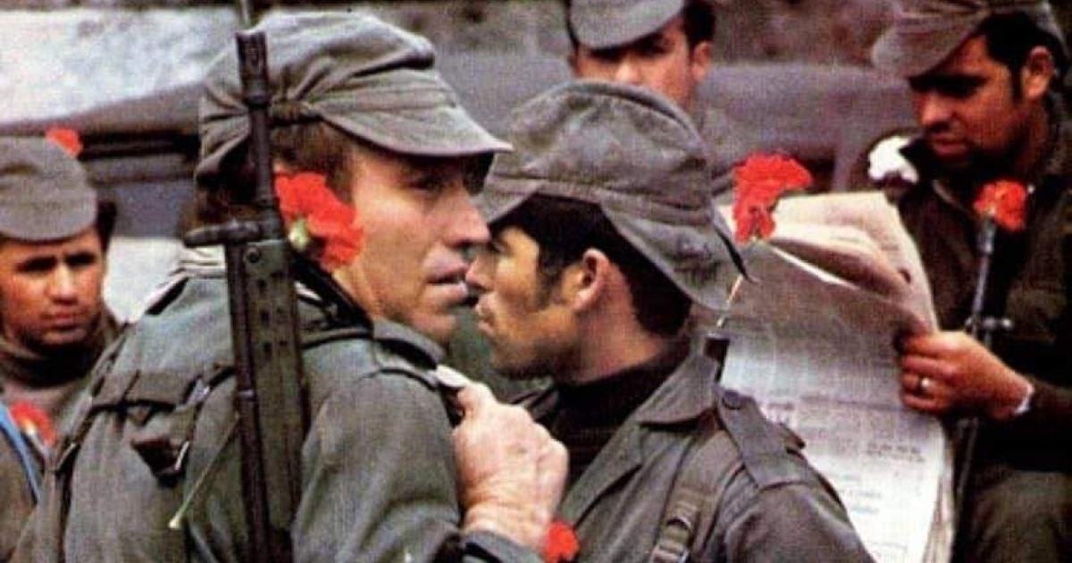 La Revolución de los Claveles: Celeste, la mujer que hizo de esta flor un símbolo de libertad en ...