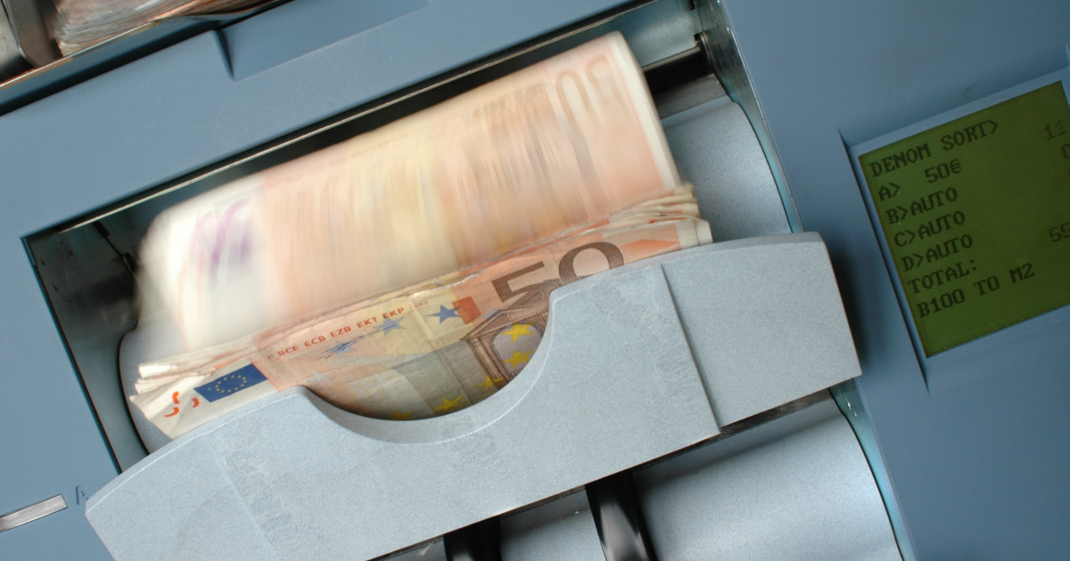 Multas de Hacienda de hasta 150.000 mil euros por ingresar o retirar ...