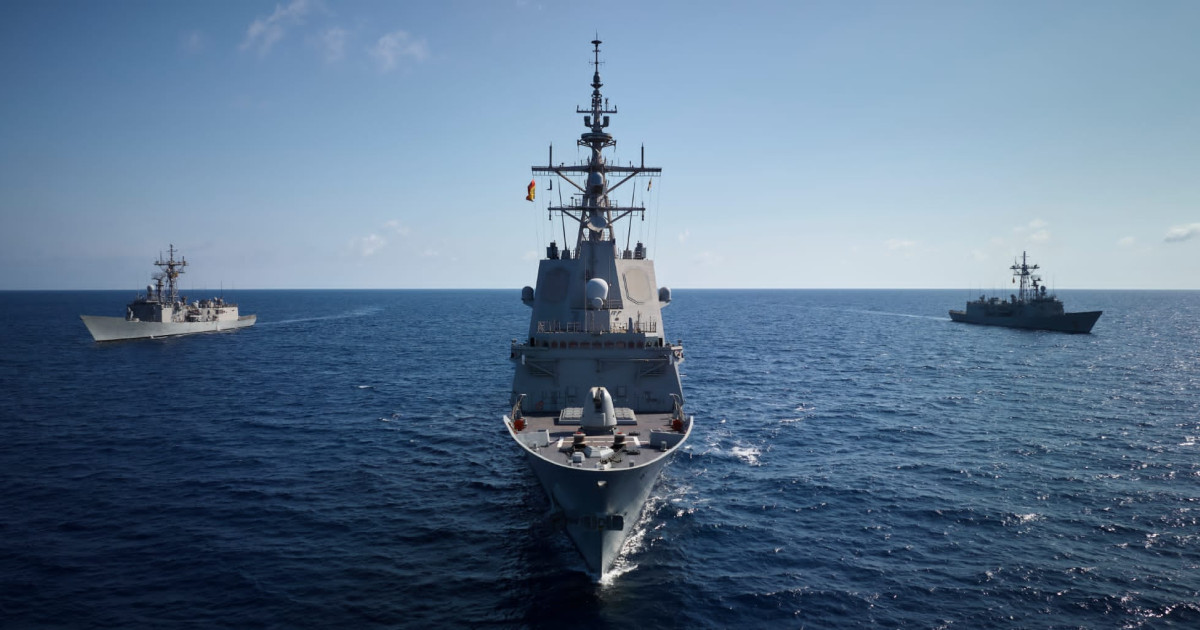 Armada española: Emotivo homenaje de la fragata española F-104 a los ...