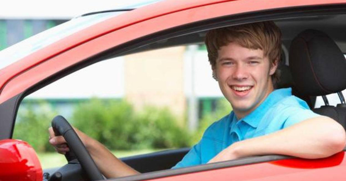 Así es el carnet junior en el que trabaja la DGT que permite conducir ...