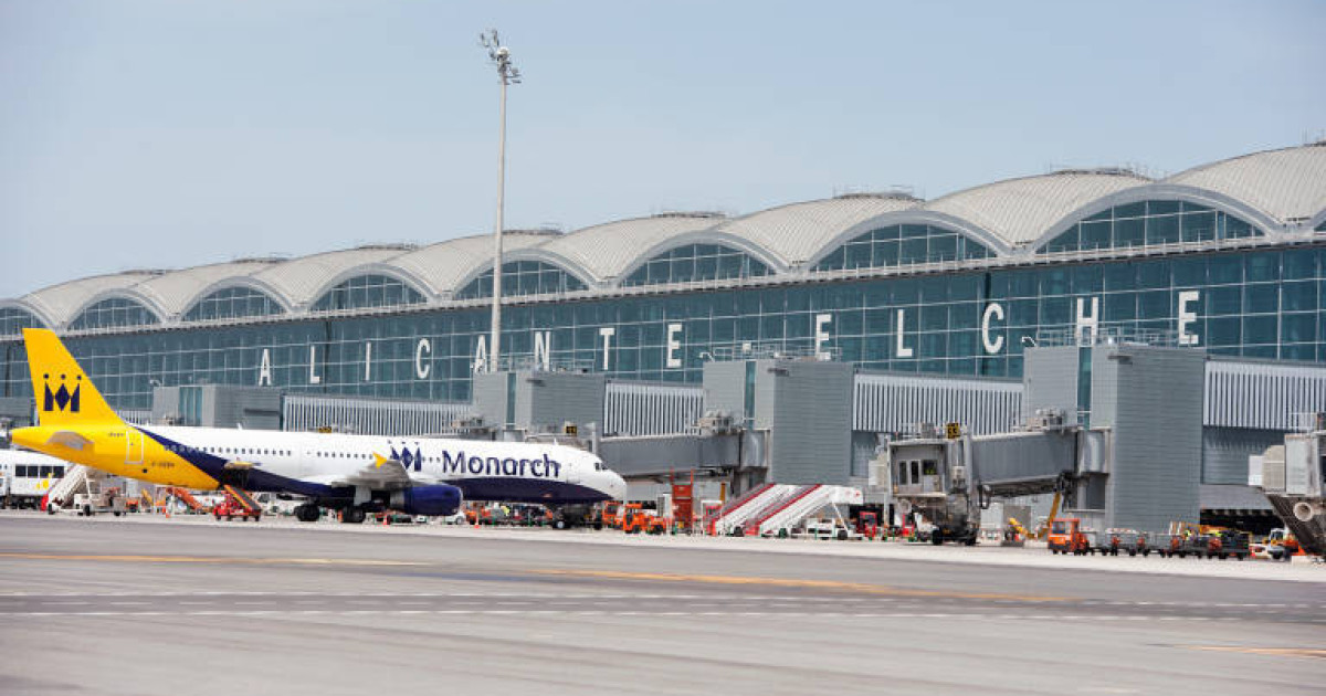 Los aeropuertos de la Comunidad Valenciana registran cifras históricas ... Los aeropuertos de la Comunidad Valenciana registran cifras históricas ...