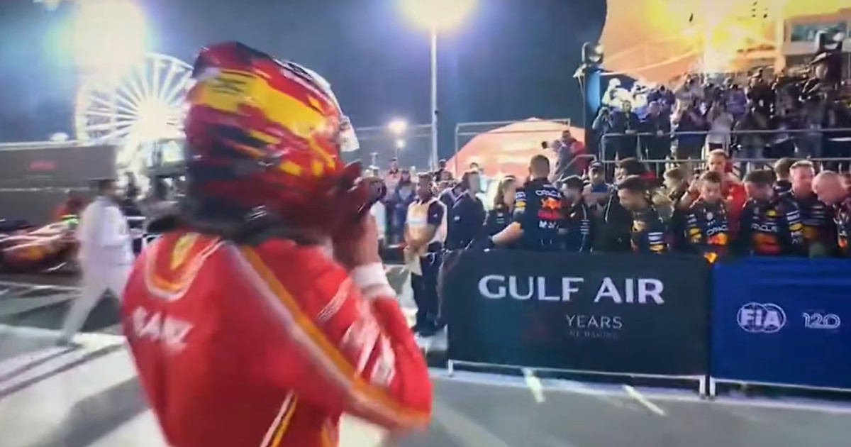Ferrari hace un nuevo feo a Carlos Sainz y lo deja solo mientras ...